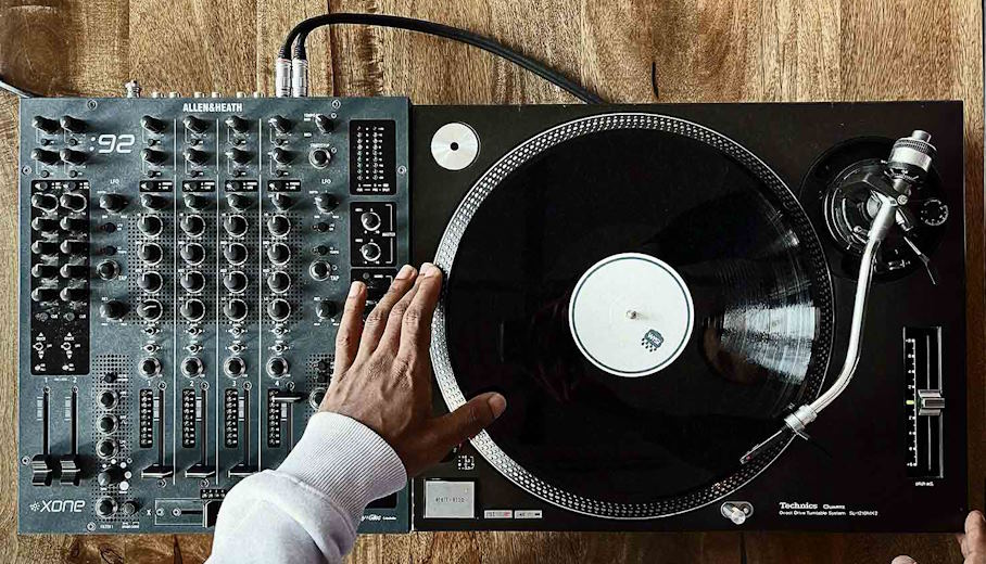 The Anatomy of a Record Player - Roosevelt the DR